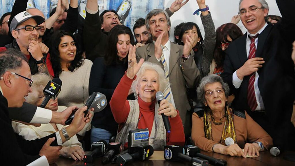 Abuelas de Plaza de Mayo anunciaron la restitución del nieto 133 - IMPULSO